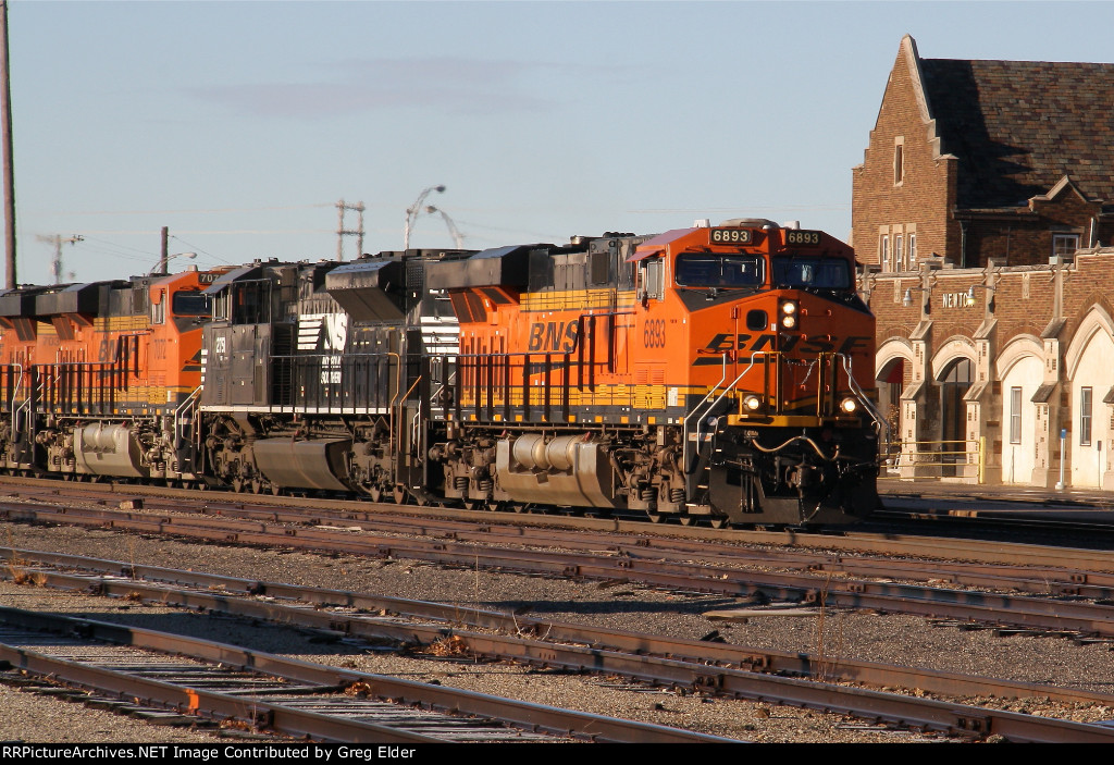 BNSF 6893
